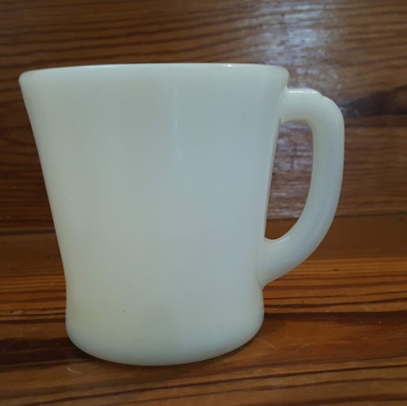 Fire King | Dining | Set Of 2 Vintage Fire King D Handle Coffee Mugs ...